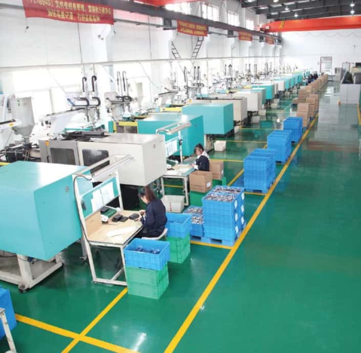 Plastic injection factory: How does it work ? - AGC