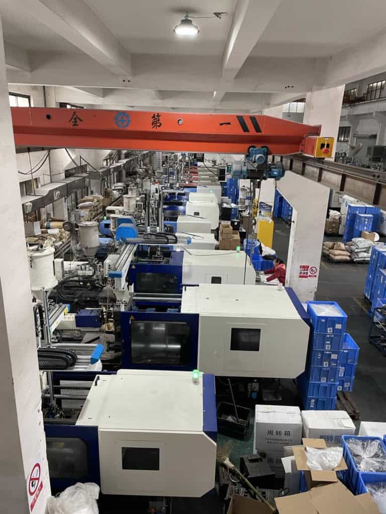 Plastic injection factory: How does it work ? - AGC